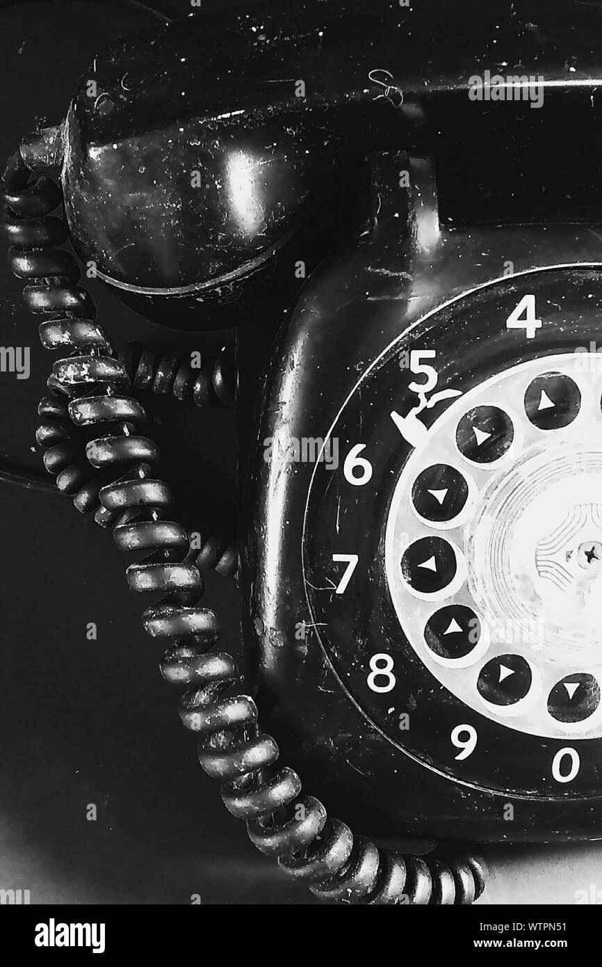 Analog landline phone hi-res stock photography and images - Alamy