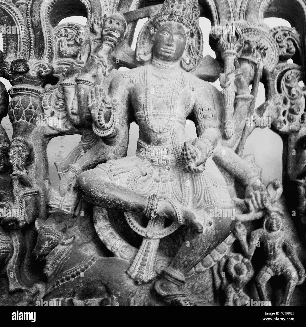 Worship of vishnu hi-res stock photography and images - Alamy