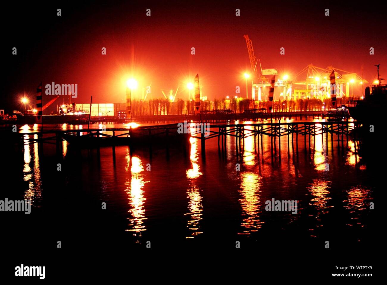 Crane falling hi-res stock photography and images - Alamy