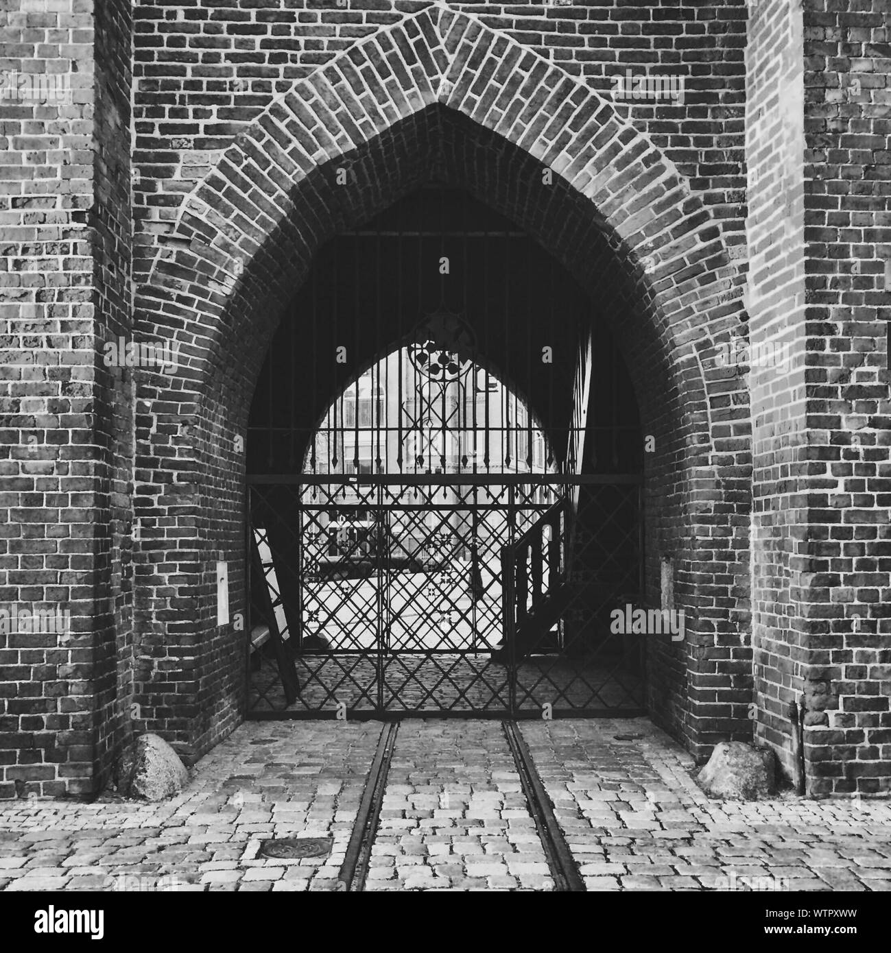 Closed railroad gate hi-res stock photography and images - Alamy