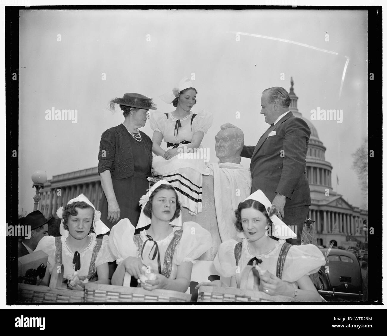 Mrs. Garner receives cheese bust of husband. Washington, D.C., April 25 ...
