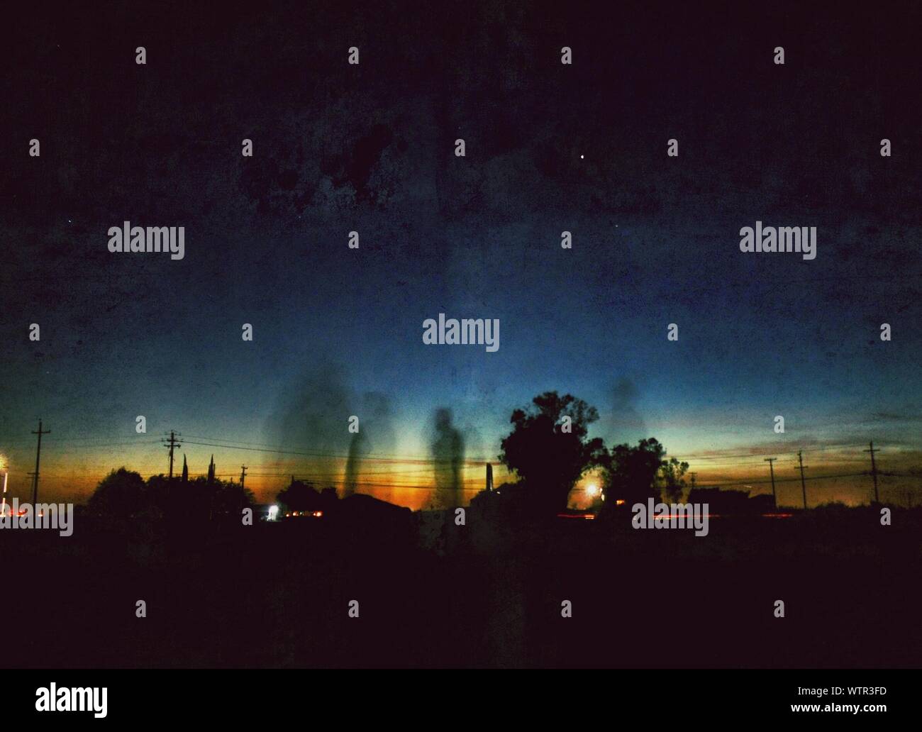 Electricity pylon night High Resolution Stock Photography and Images ...