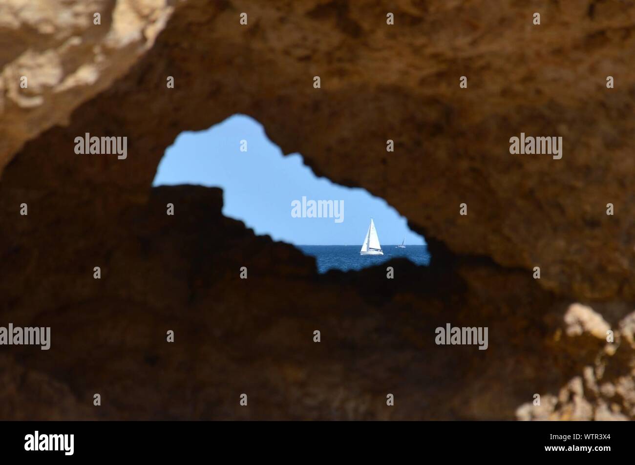 Hole in boat hi-res stock photography and images - Alamy