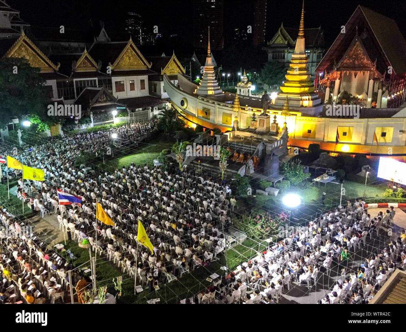Night praying hi-res stock photography and images - Alamy