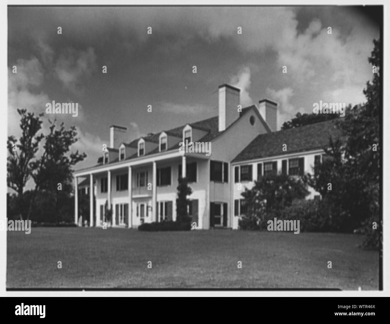 Mrs. George F. Ryan, Vaucluse, residence in Portsmouth, Rhode Island ...