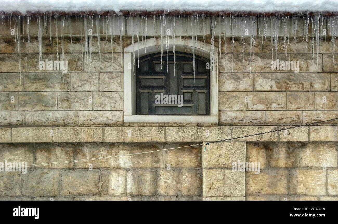 Frozen building hi-res stock photography and images - Alamy