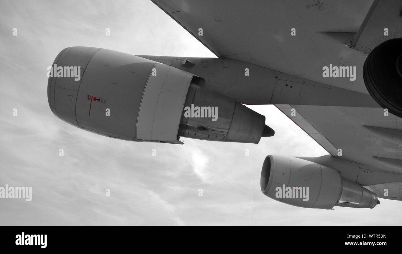 Jet engines hi-res stock photography and images - Alamy