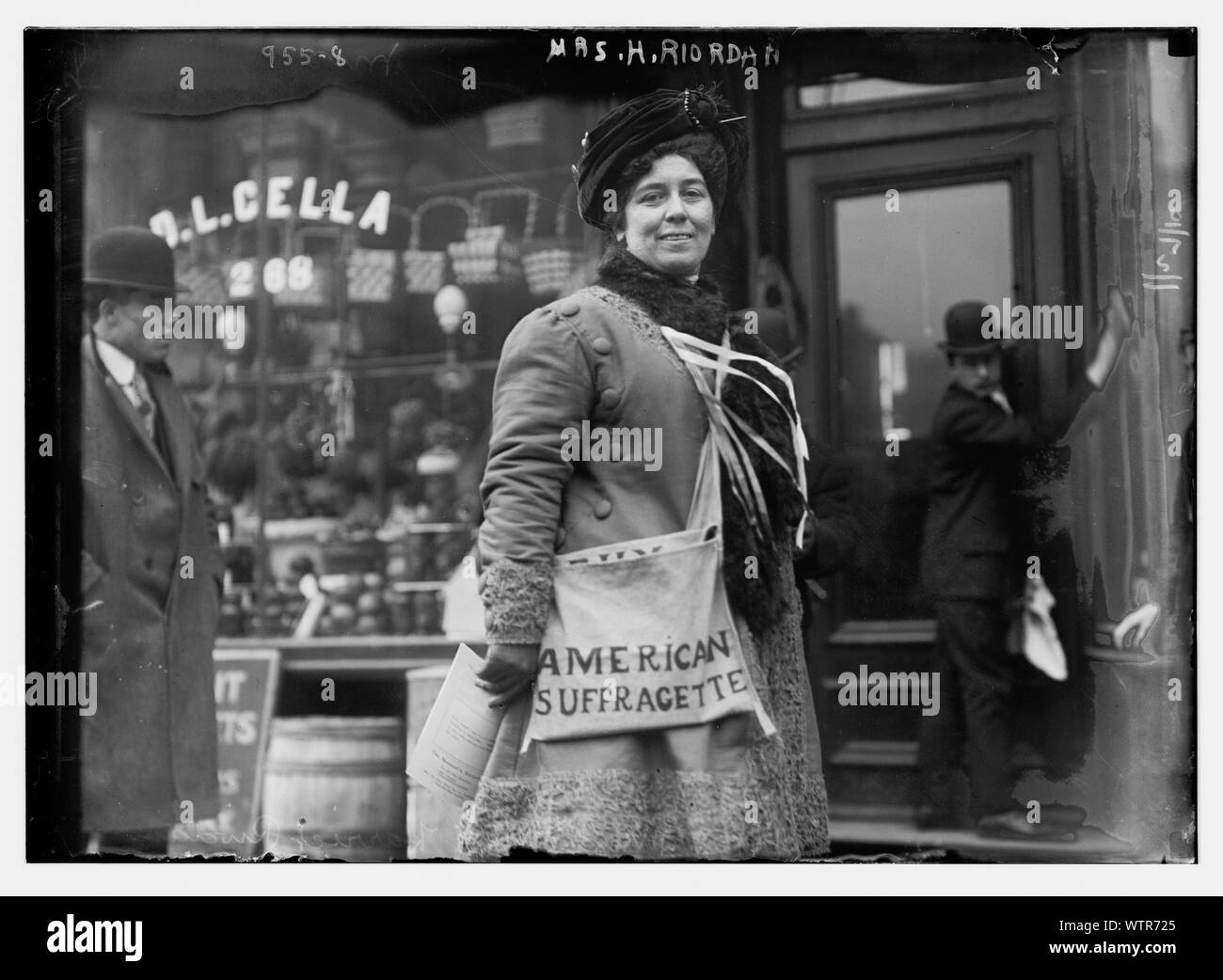 Mrs. H. Riordan, suffragette, New York Stock Photo - Alamy