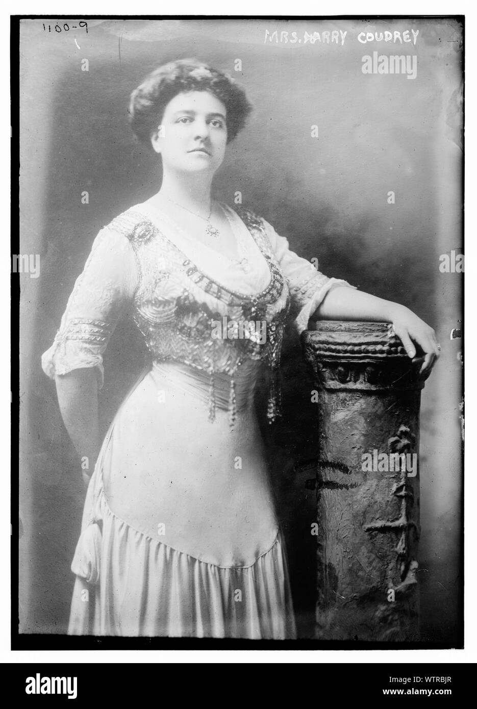 Mrs harry hi-res stock photography and images - Alamy