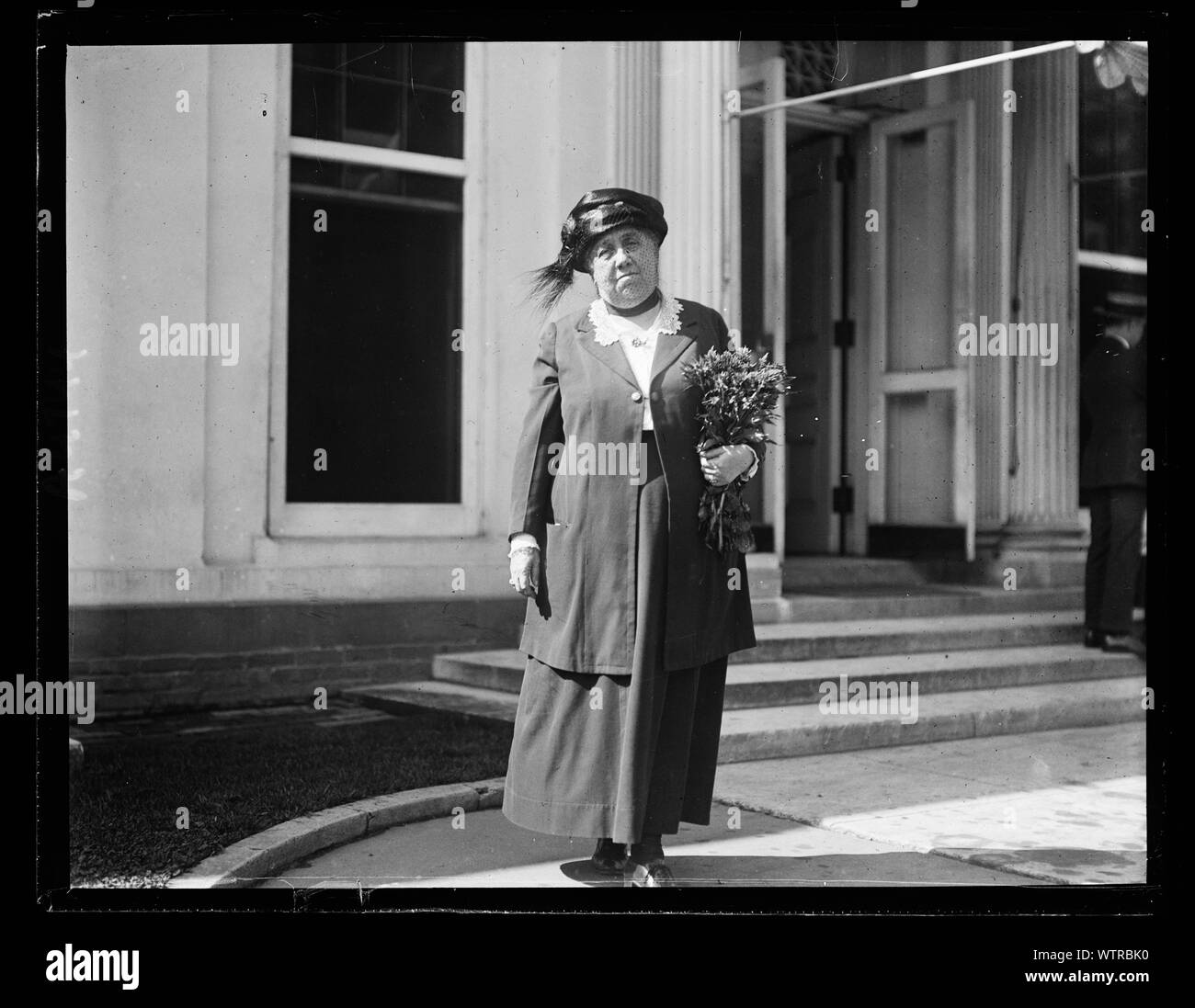 Women s social roles Black and White Stock Photos & Images - Alamy