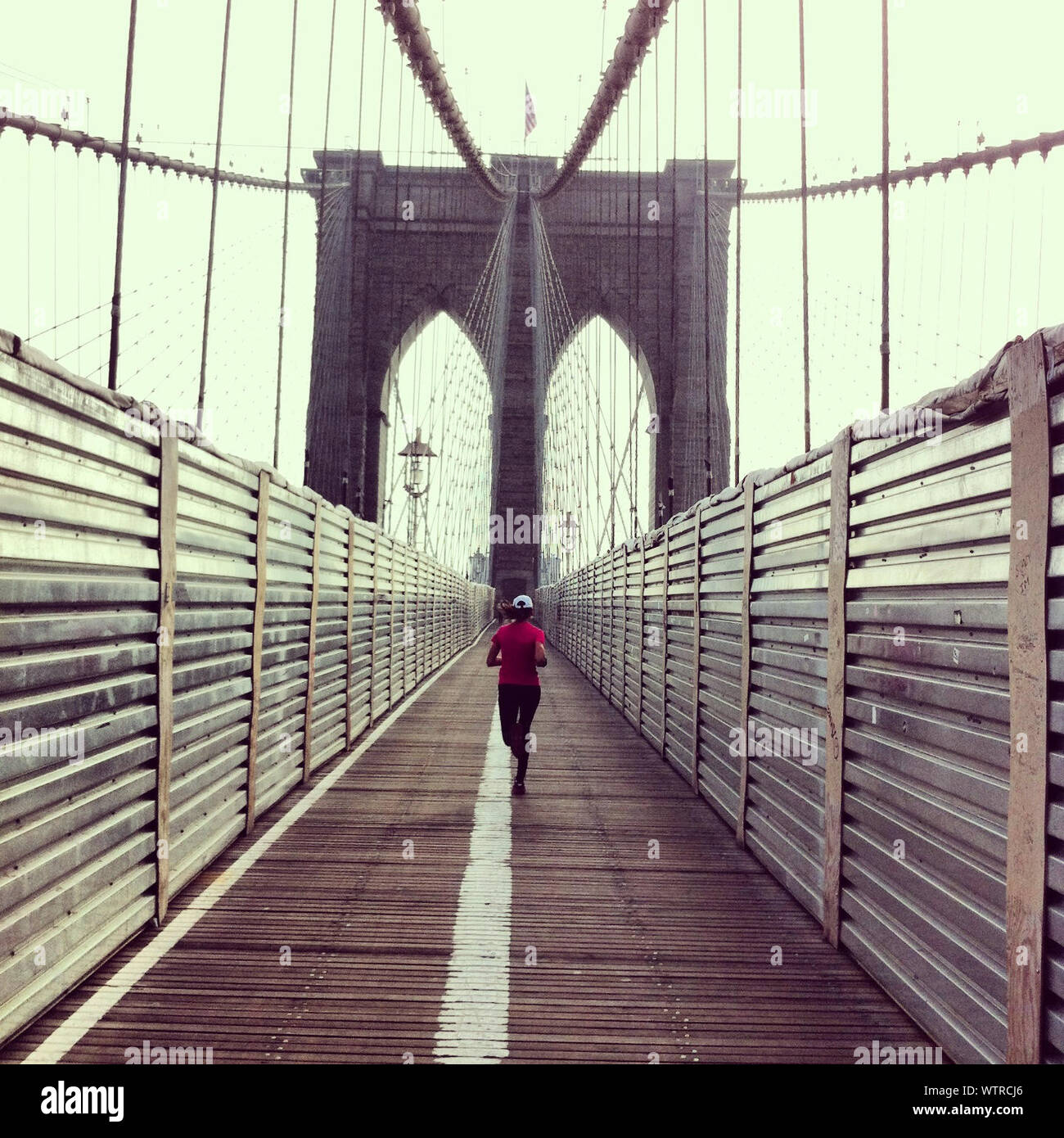 Brooklyn bridge full view hi-res stock photography and images - Alamy