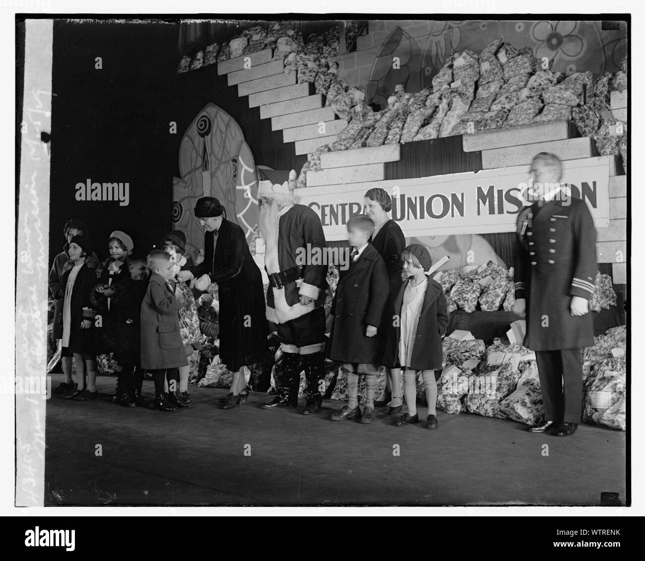 Mrs. Hoover at Central Union Mission, 12/23/29 Stock Photo - Alamy
