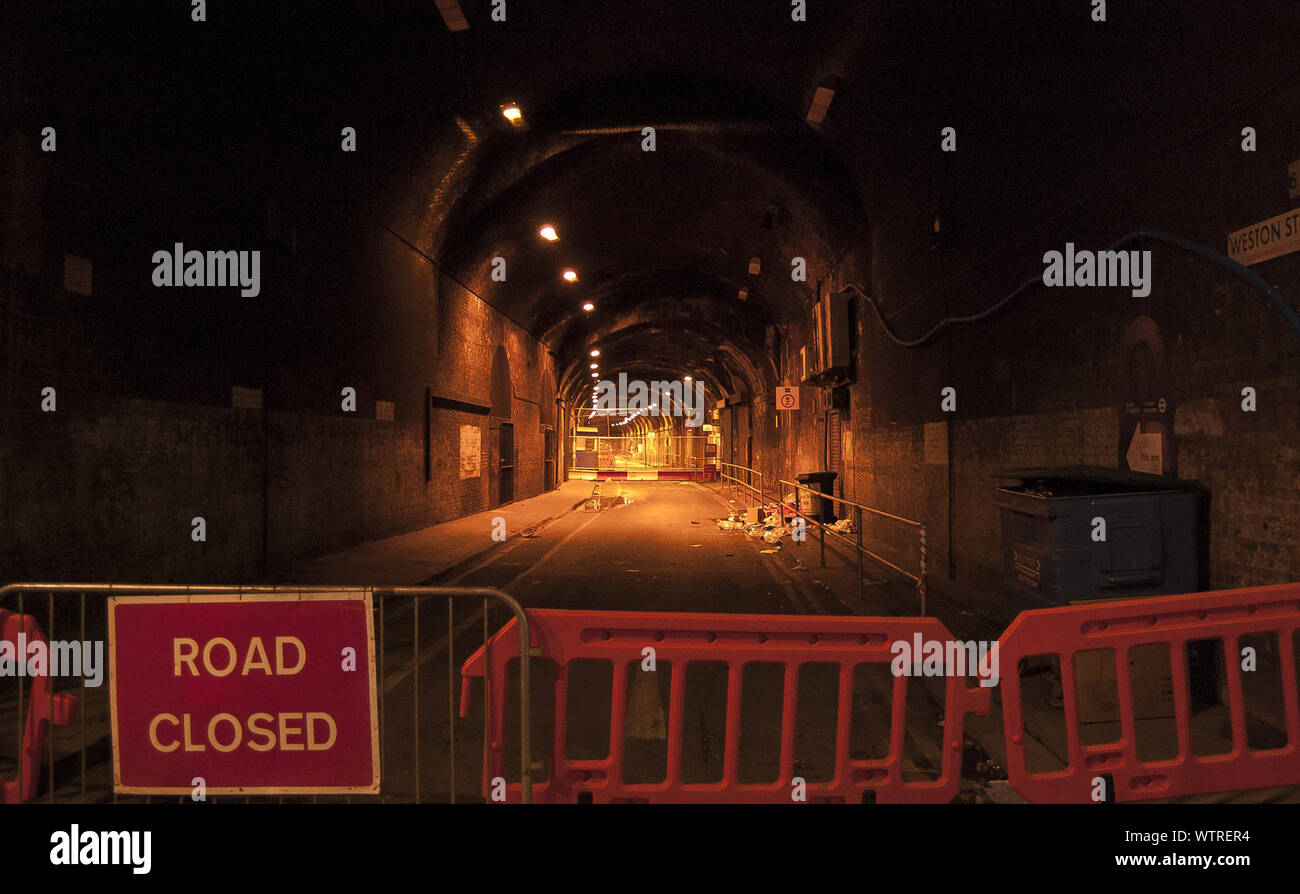 Tunnel warning sign hi-res stock photography and images - Alamy