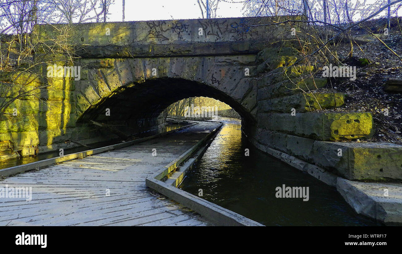 Canal under the railway hi-res stock photography and images - Alamy