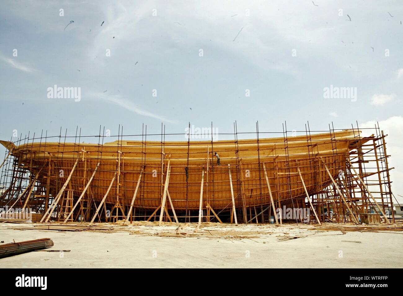 Ship construction hi-res stock photography and images - Alamy