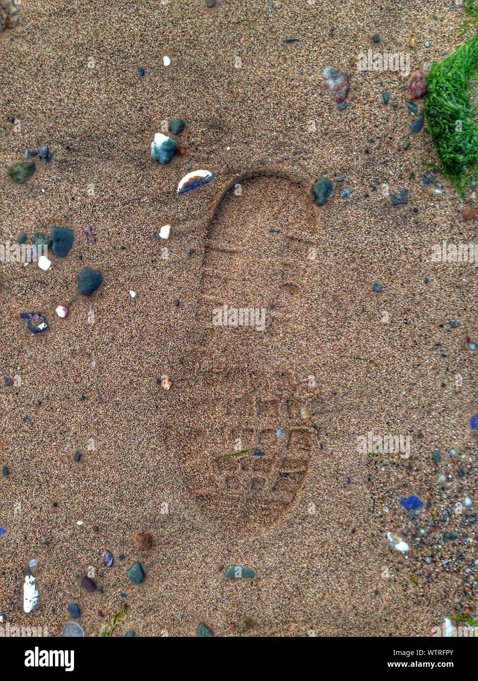 Shoe print in sand hi-res stock photography and images - Alamy