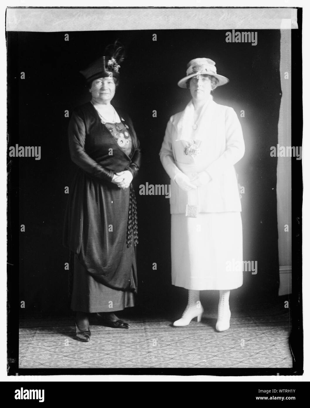 Mrs. Issac Pearson, Miss Marg Wilson Stock Photo - Alamy