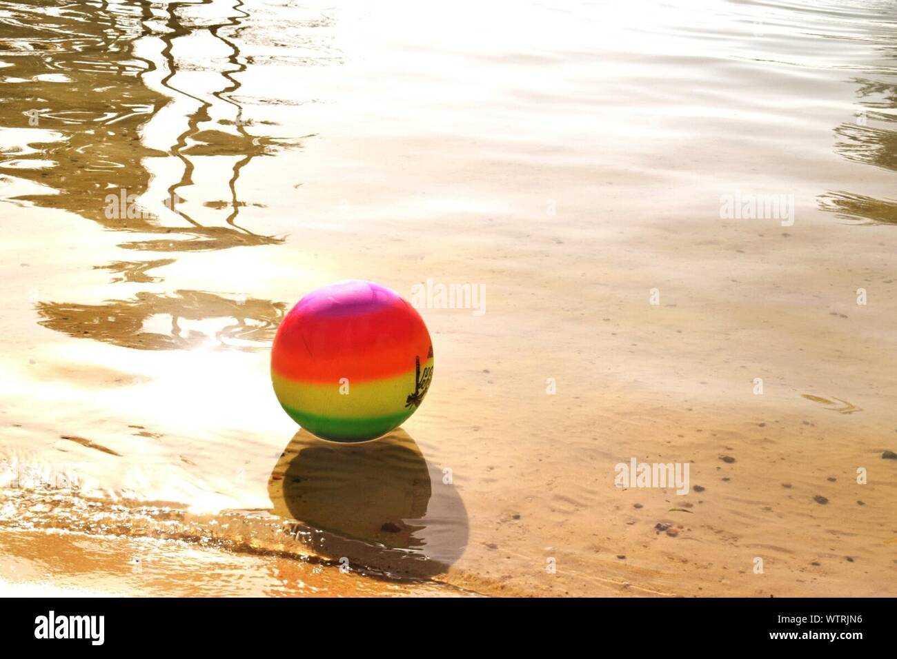 Ball of water hi-res stock photography and images - Alamy