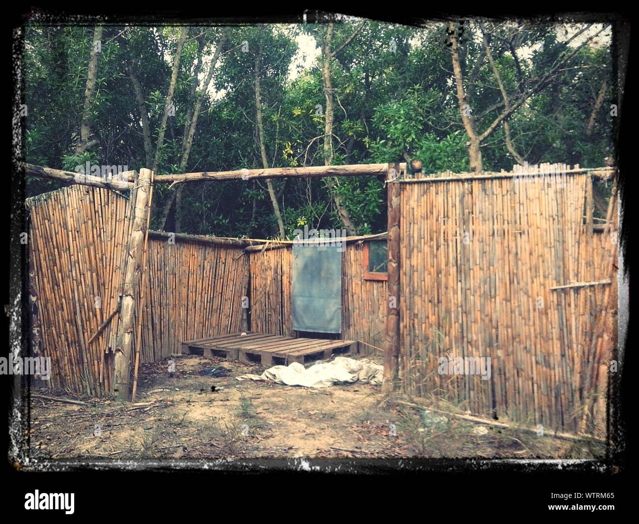 Broken cabin hi-res stock photography and images - Alamy