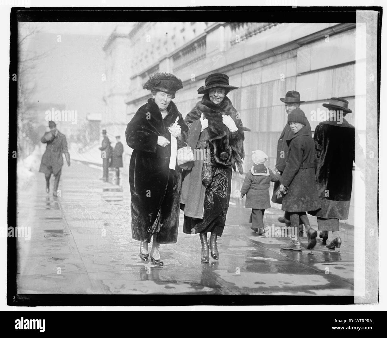 2 shields hi-res stock photography and images - Alamy