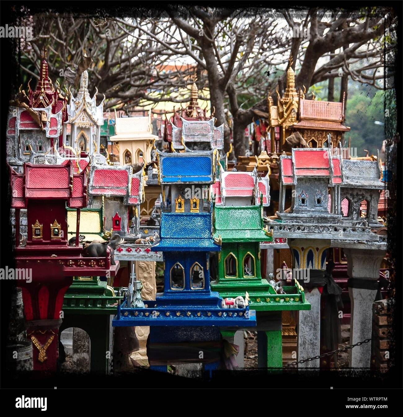 Temples and eaves structure hi-res stock photography and images - Alamy