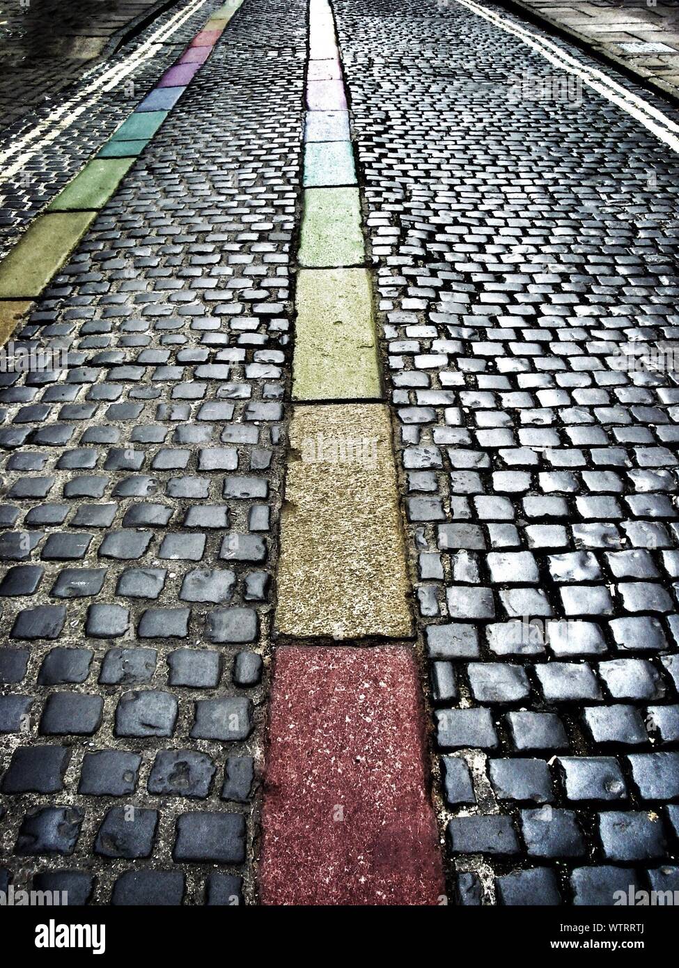 Pavement painted hi-res stock photography and images - Alamy