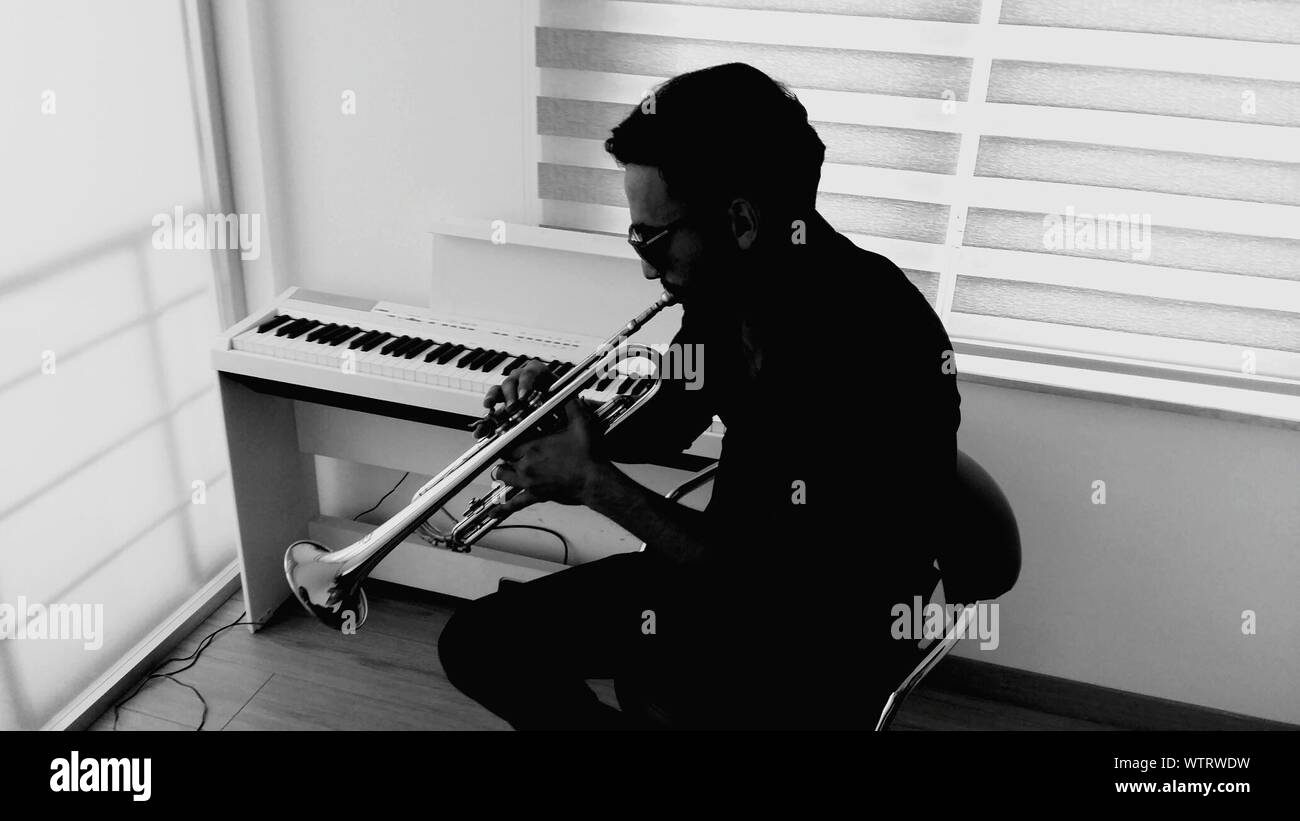 African american recording studio hi-res stock photography and images ...