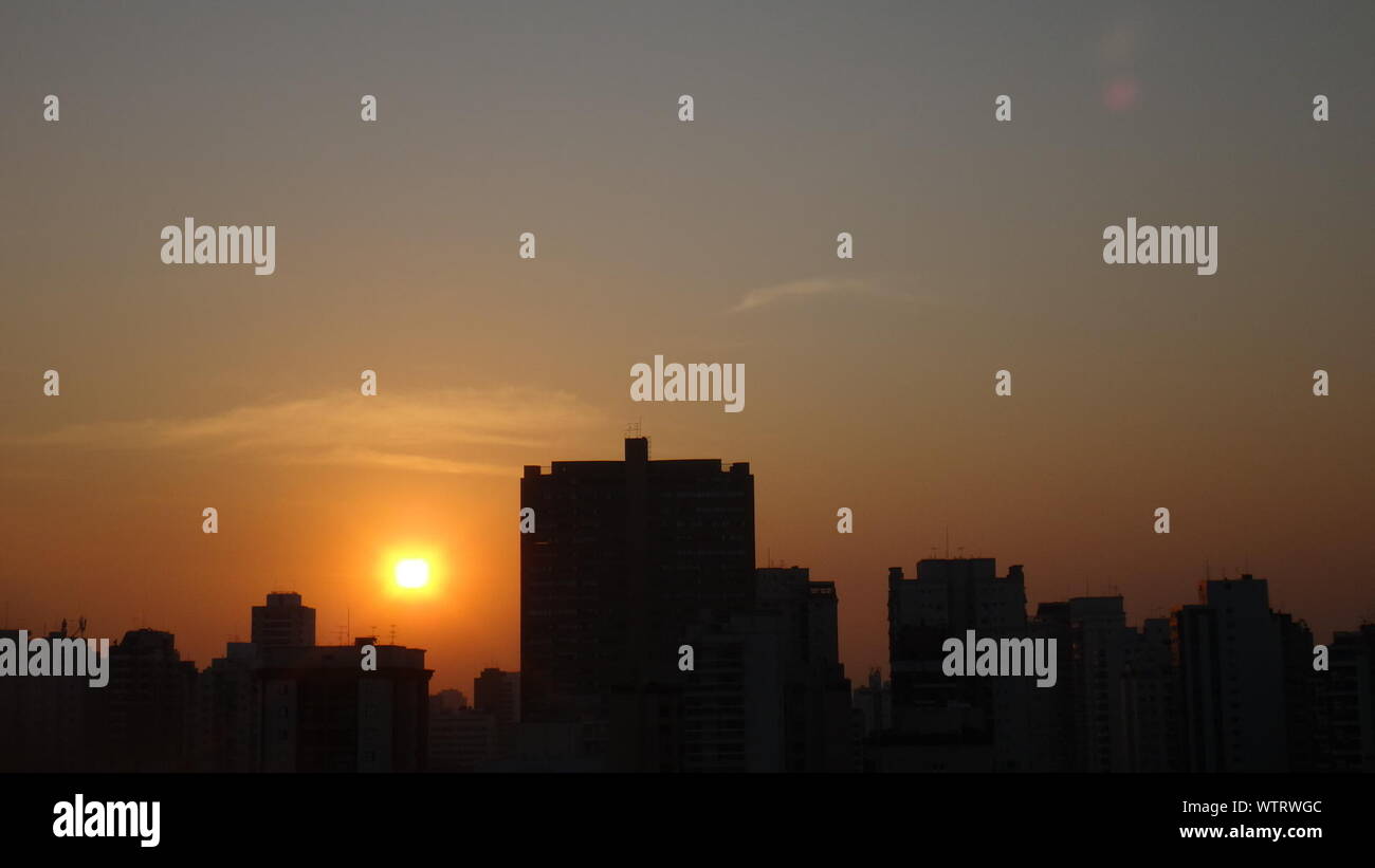 Skyscrapers sunset hi-res stock photography and images - Alamy