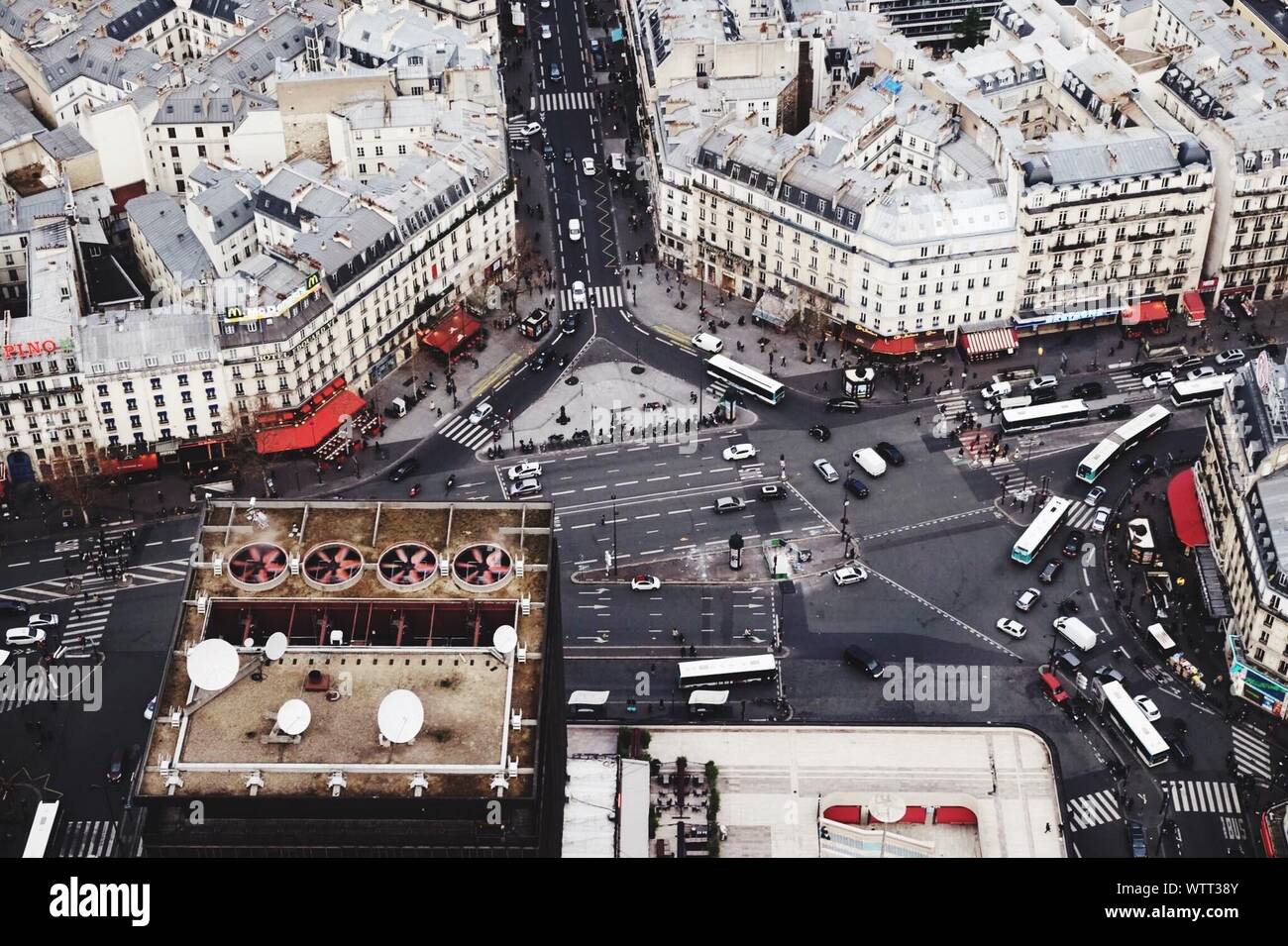City crowd aerial hi-res stock photography and images - Alamy