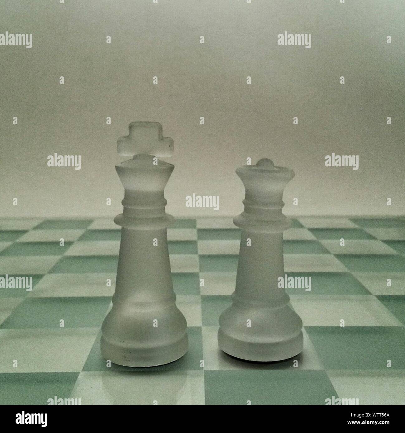 Chess pattern hi-res stock photography and images - Alamy