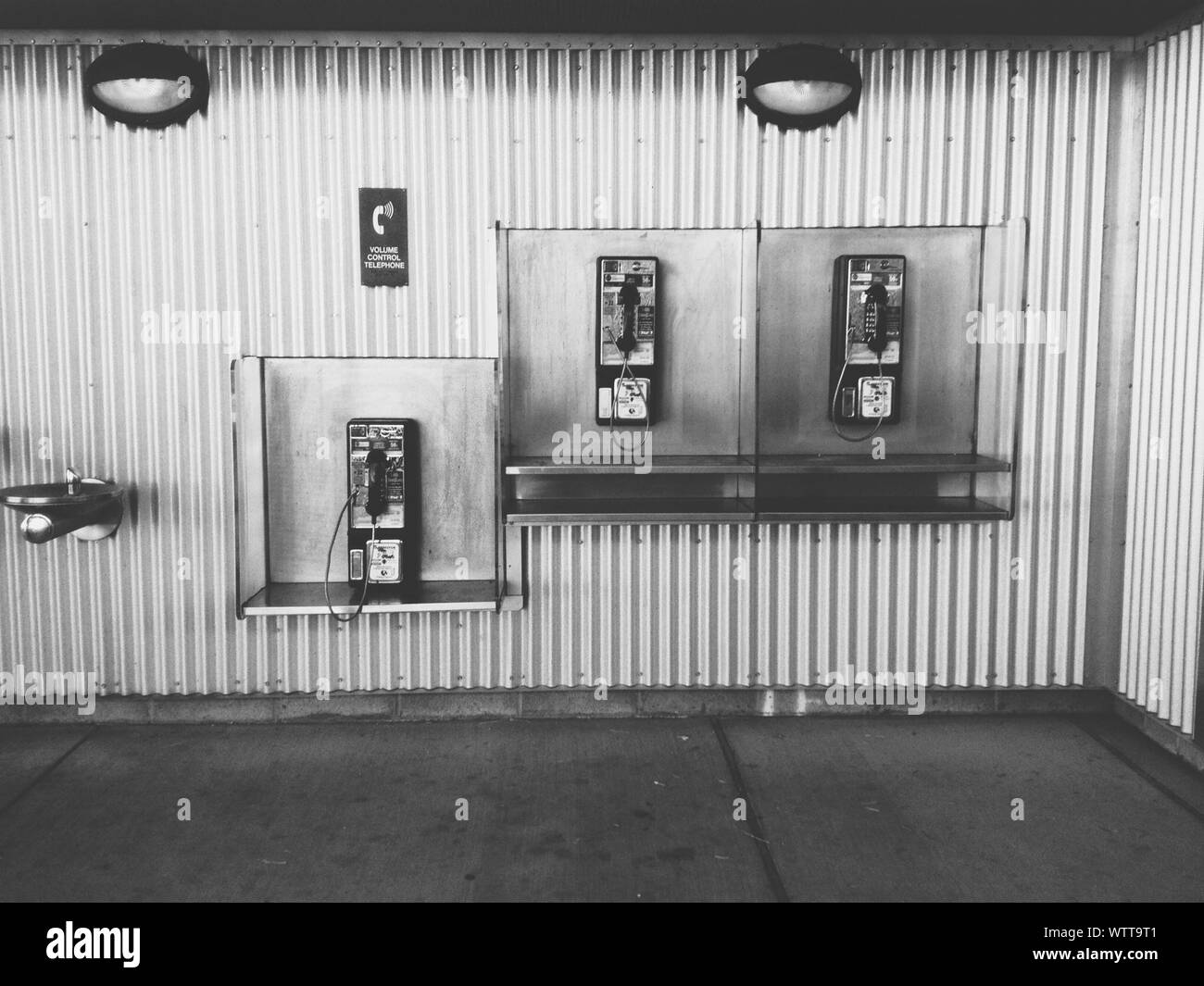 Old landline phone hi-res stock photography and images - Alamy