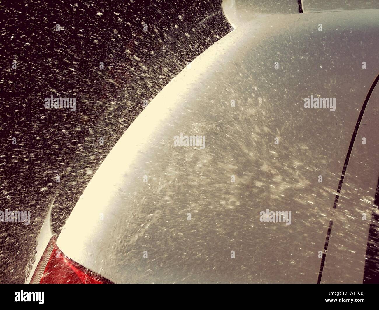 Splashing car hi-res stock photography and images - Alamy