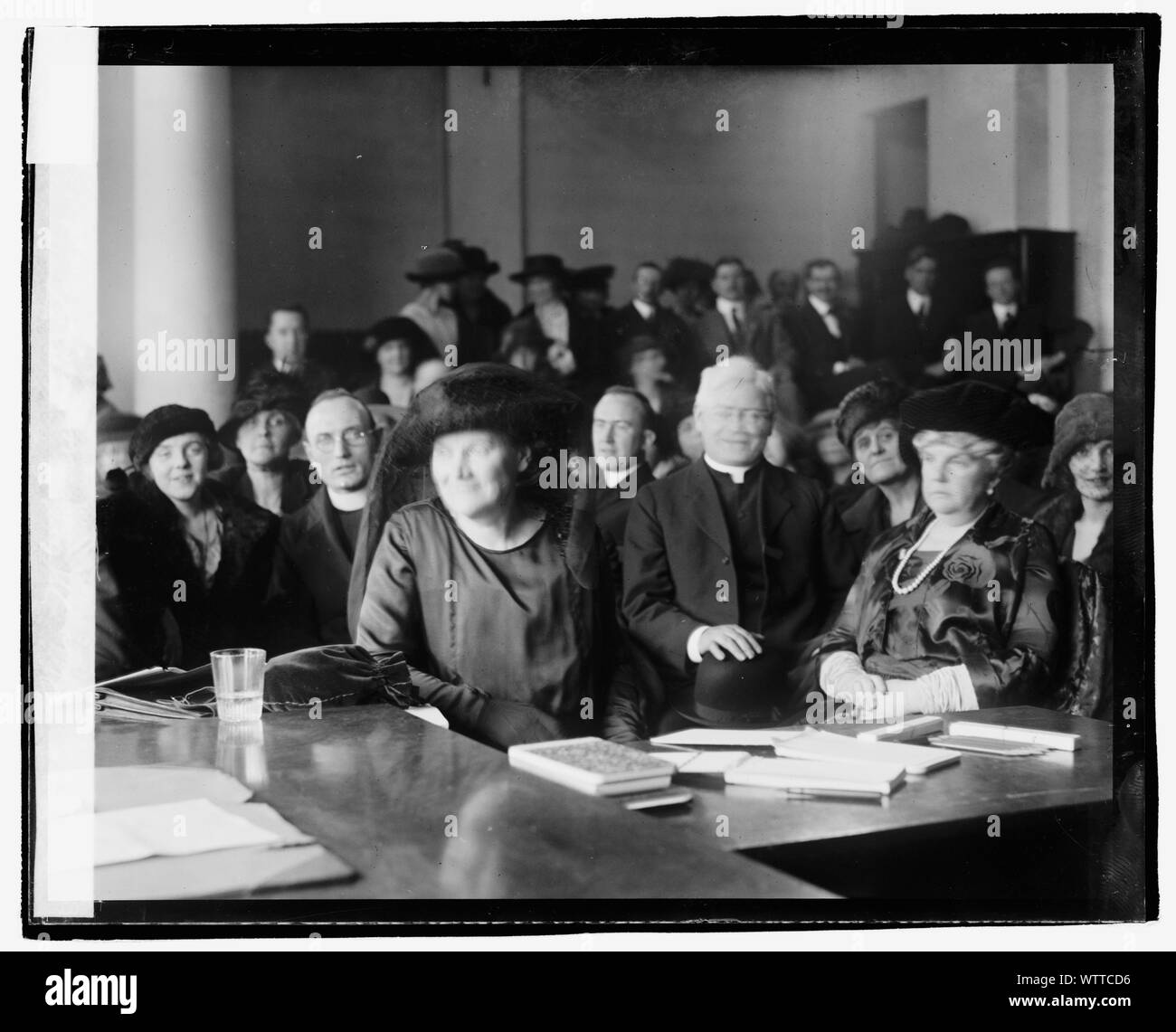 On 20 12 1920 Black and White Stock Photos & Images - Alamy