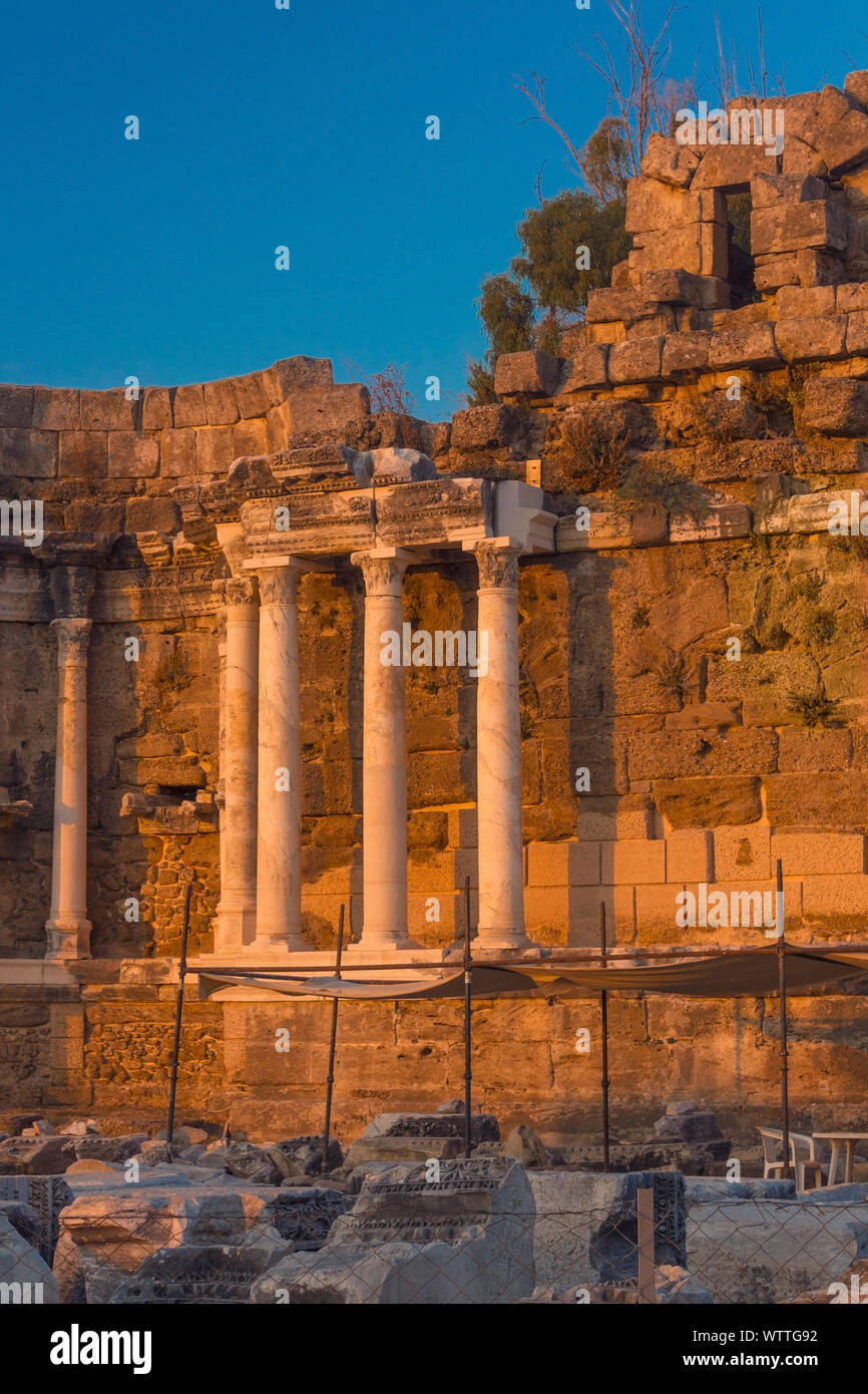 Side turkey ruins roman hi-res stock photography and images - Alamy
