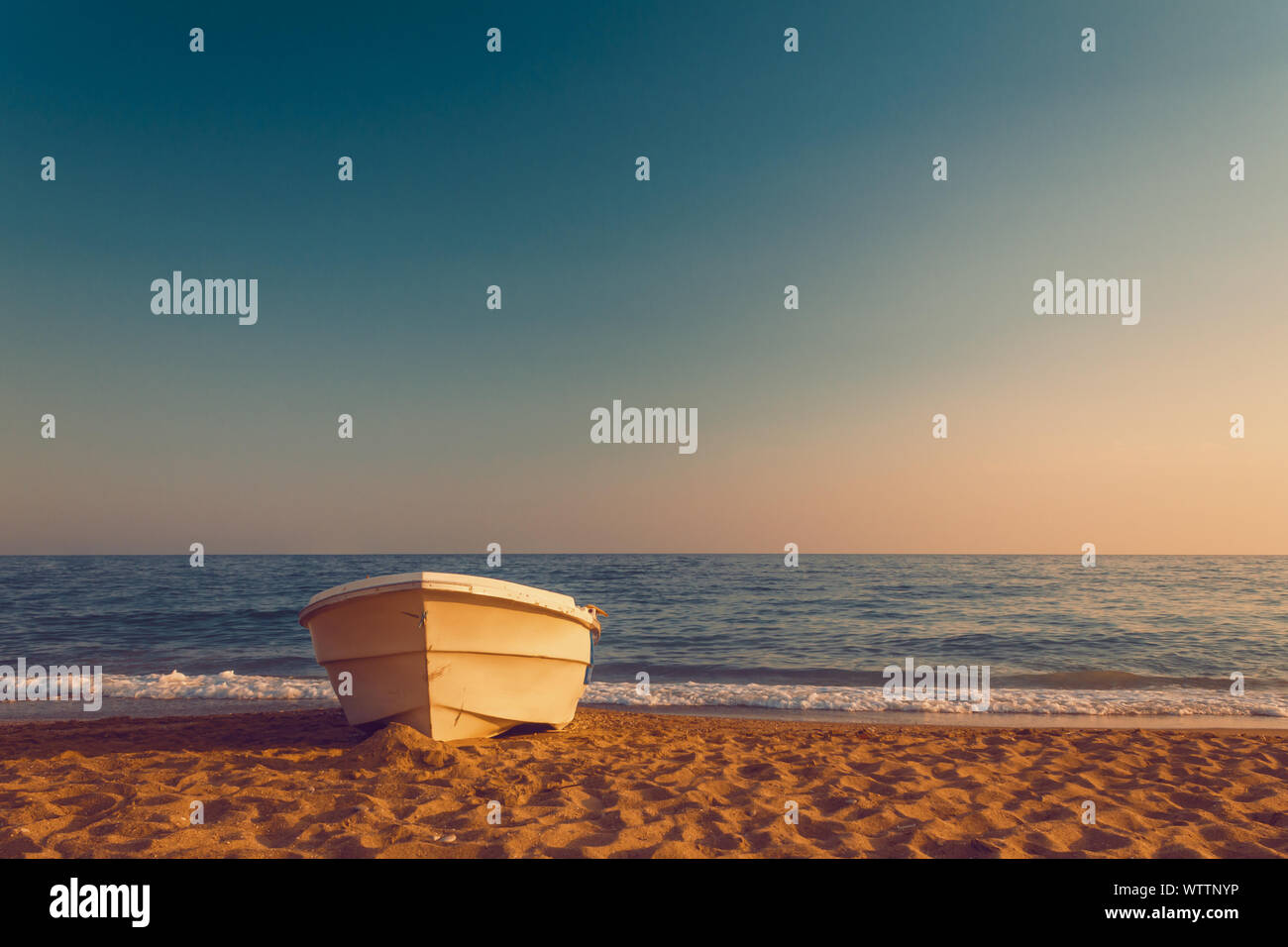 Summer lonely beach hi-res stock photography and images - Alamy