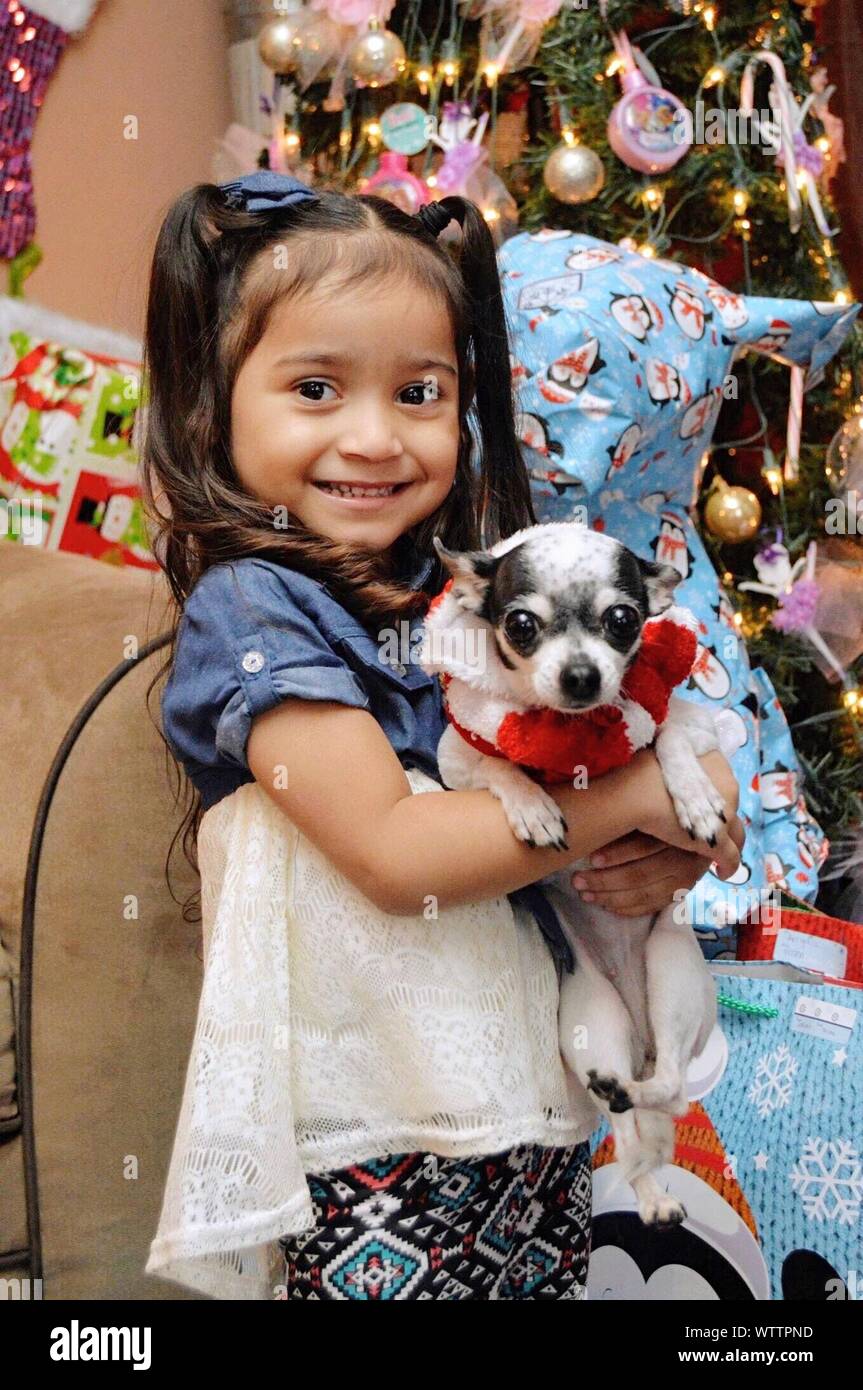 Girl puppy hi-res stock photography and images - Alamy