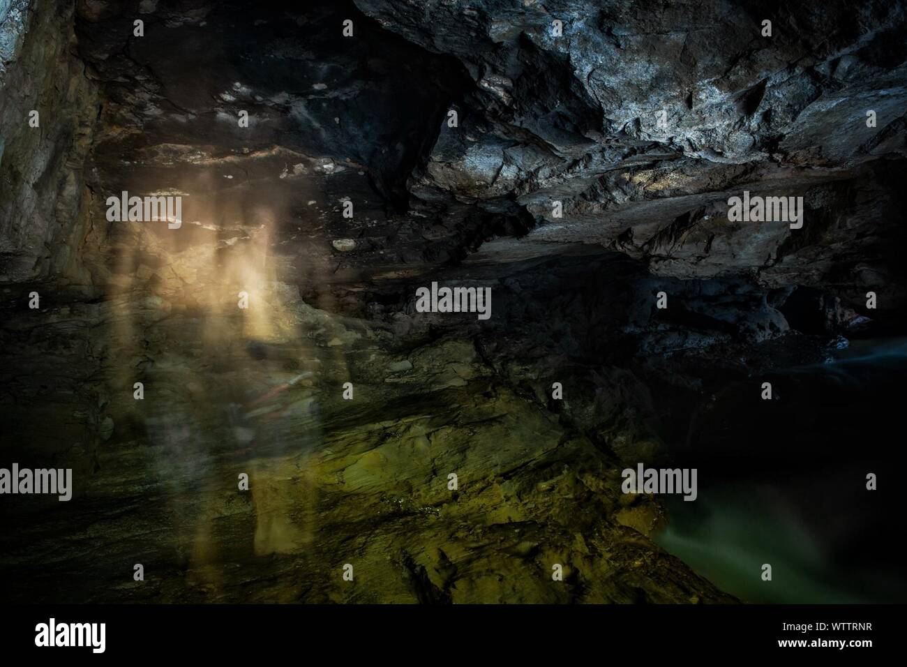 Horror cave hi-res stock photography and images - Alamy