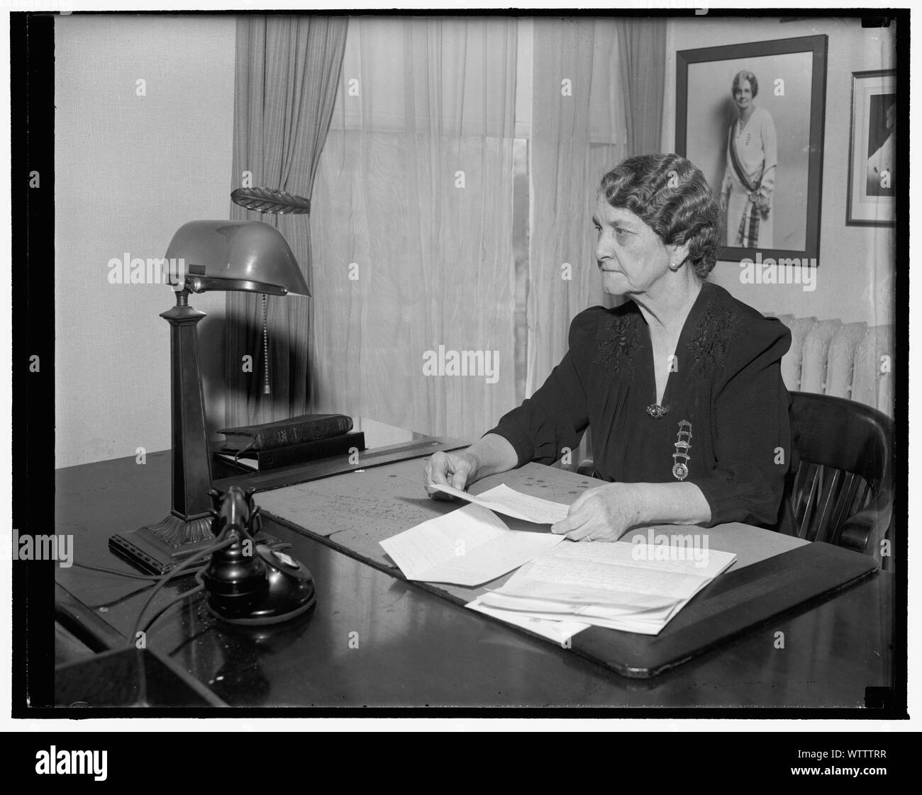 Mrs. Robert E. Ridenhour[?] Stock Photo - Alamy