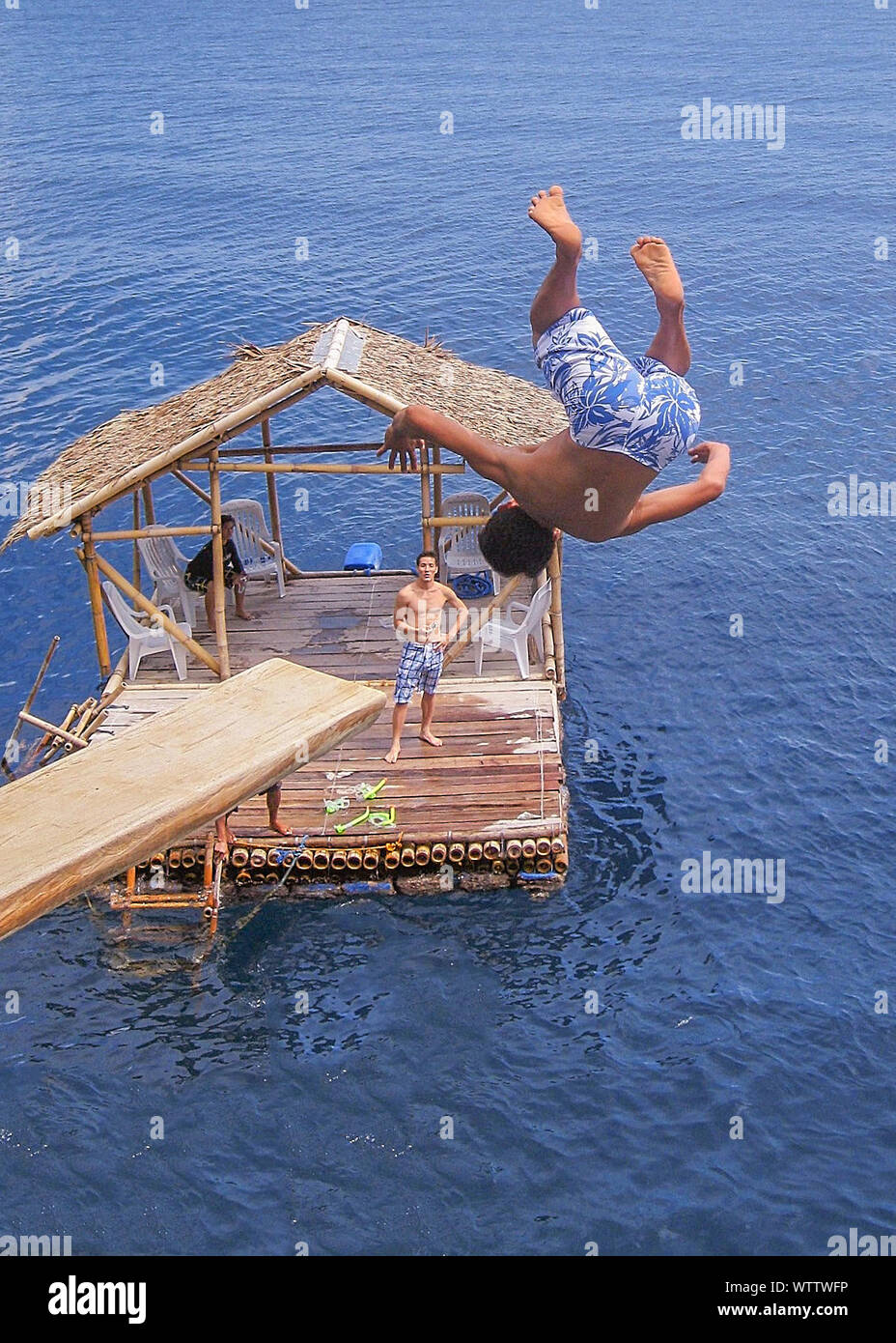 Mid air diving hi-res stock photography and images - Alamy