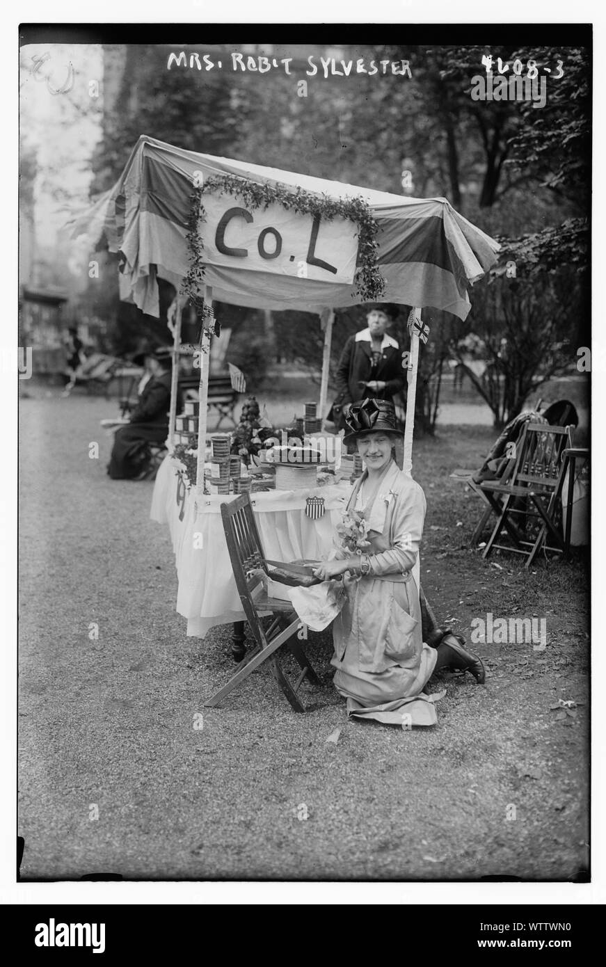 Mrs robert sylvester hi-res stock photography and images - Alamy