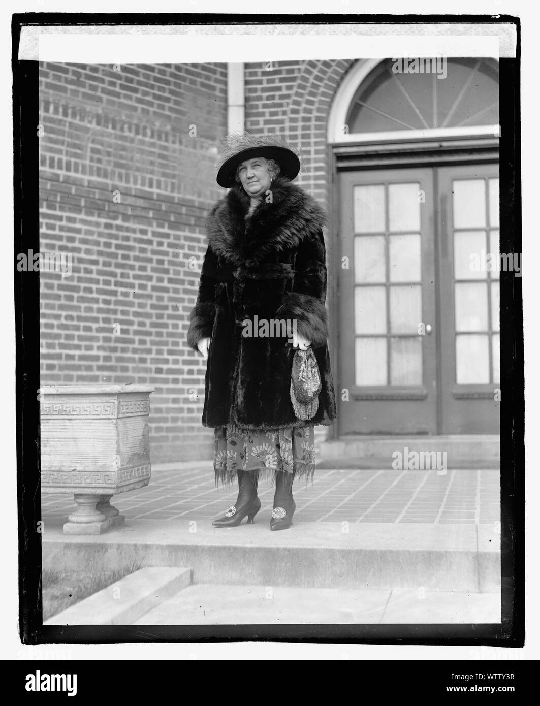 Women rush Cut Out Stock Images & Pictures - Alamy