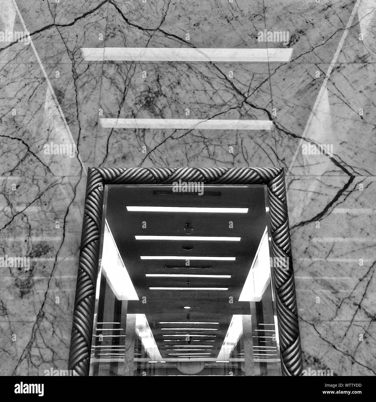 Fluorescent lights on ceiling hi-res stock photography and images - Alamy