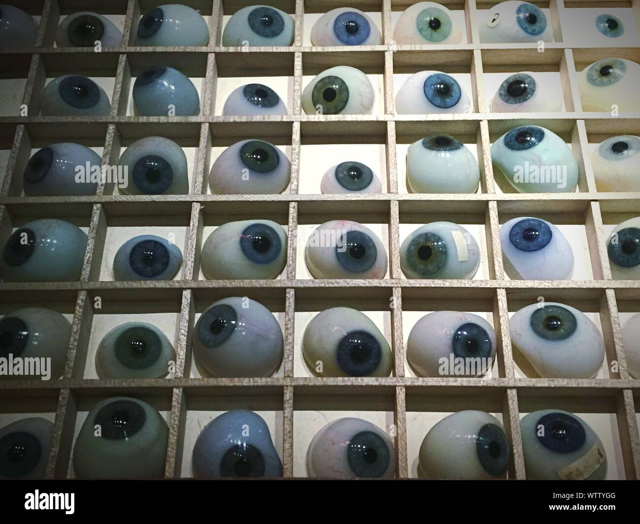 Shadow box hi-res stock photography and images - Alamy