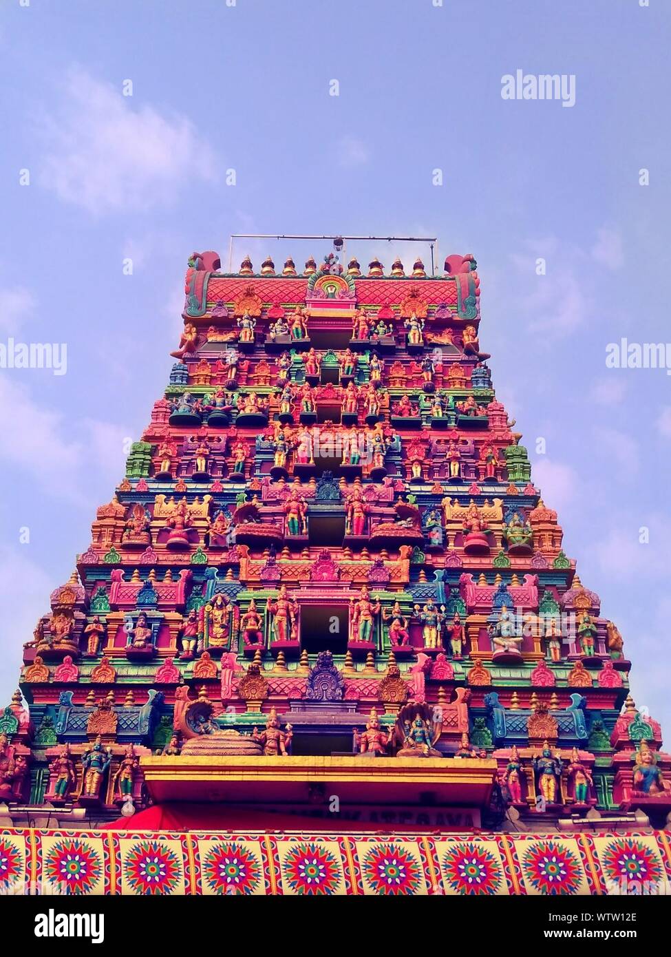 Ancient hindu temple hi-res stock photography and images - Alamy