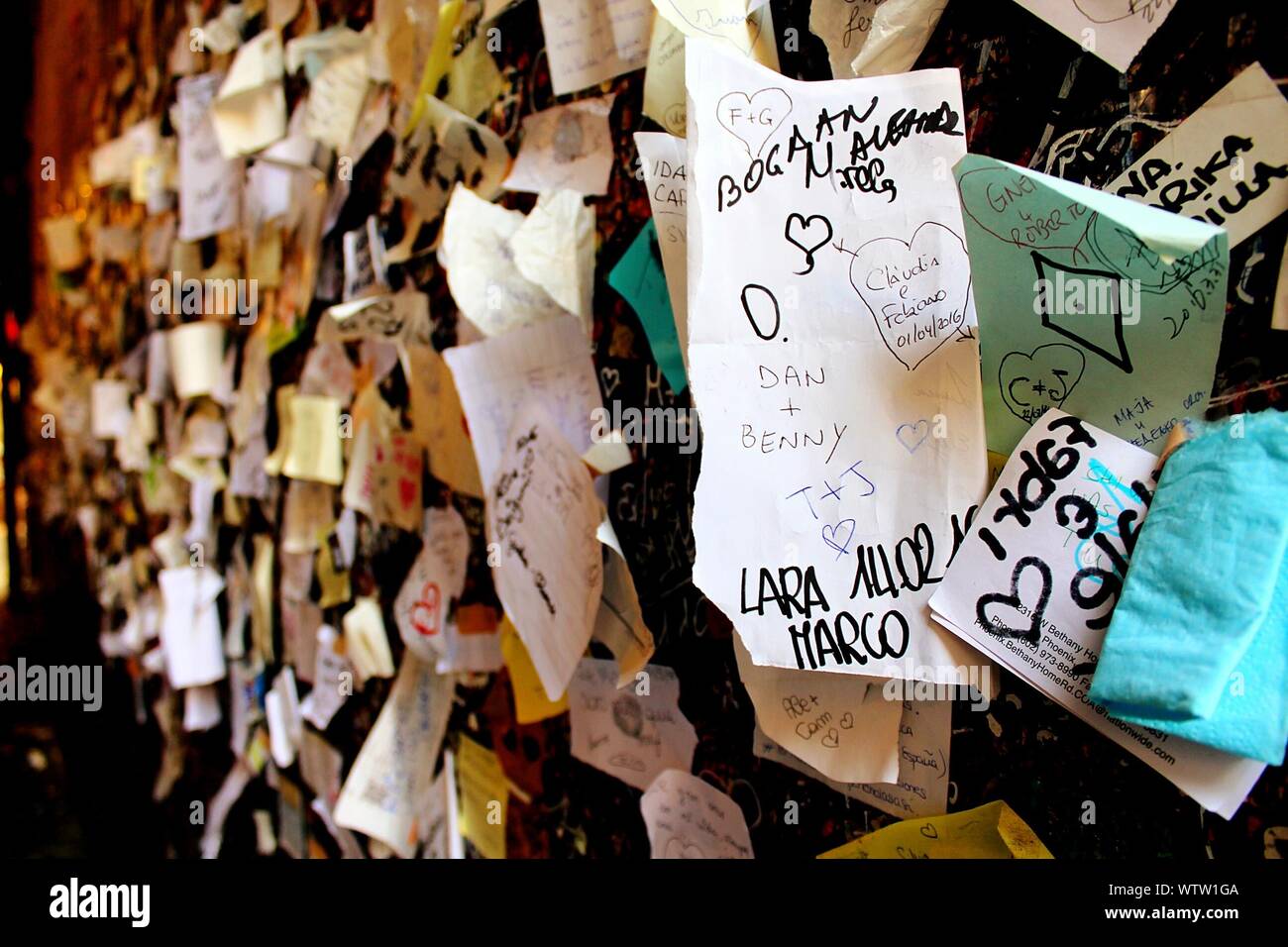 Positive messages hi-res stock photography and images - Alamy