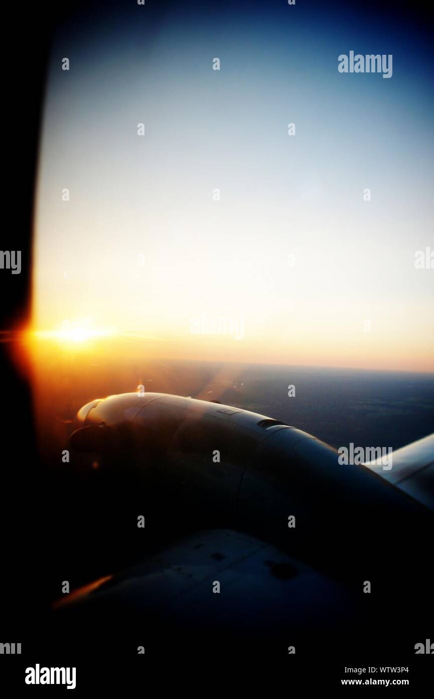 Orange color scenics hi-res stock photography and images - Alamy