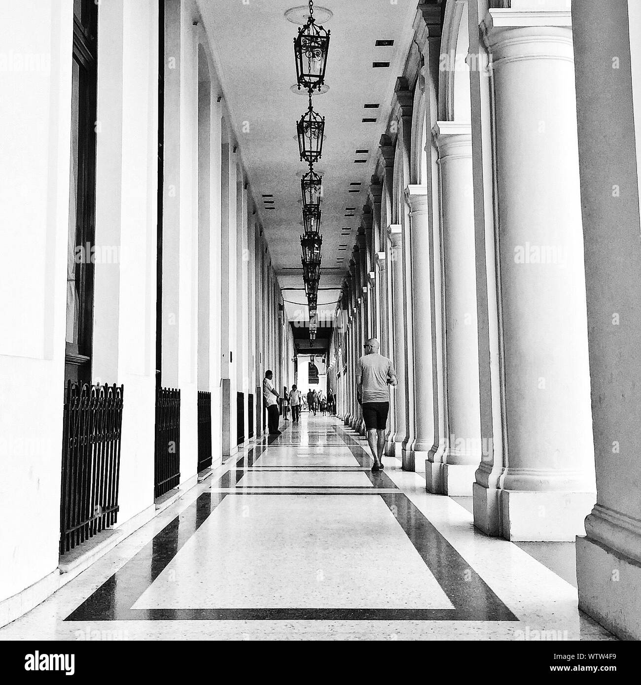 Row Of Ceiling Lights High Resolution Stock Photography and Images - Alamy
