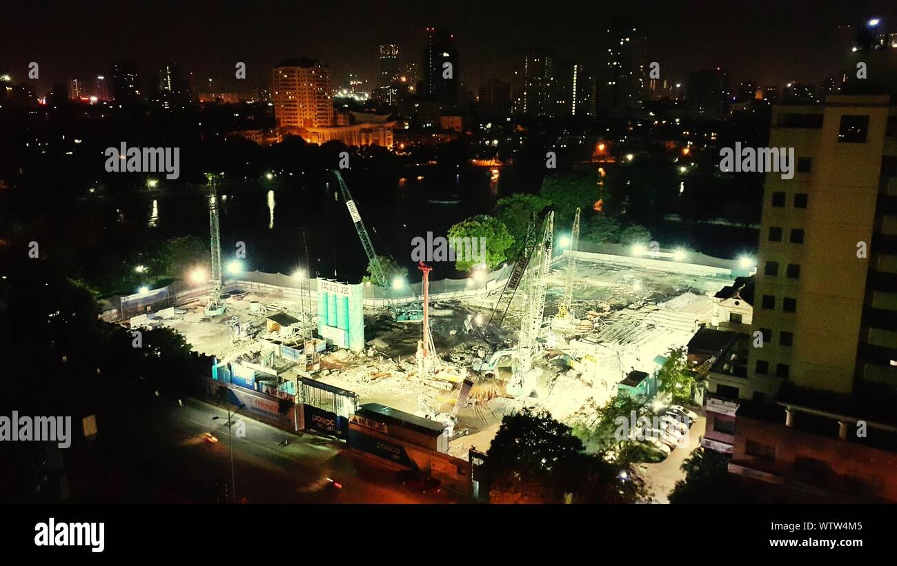 Night view of construction site hi-res stock photography and images - Alamy