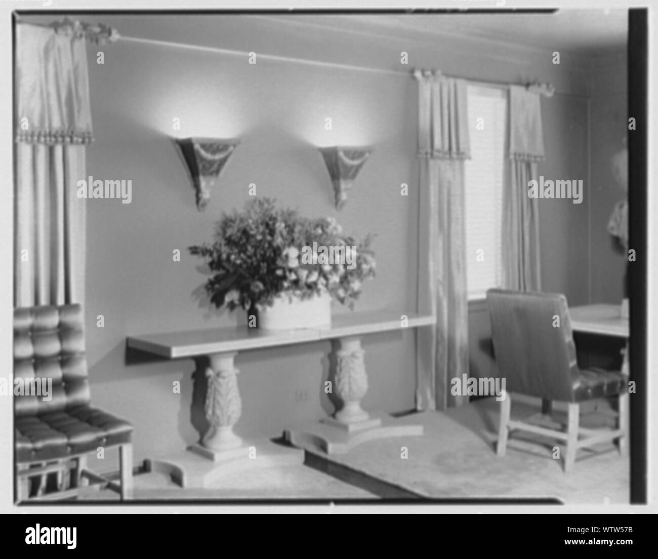 Mrs. Thomas Estes, residence at 870 5th Ave., New York City Stock Photo ...
