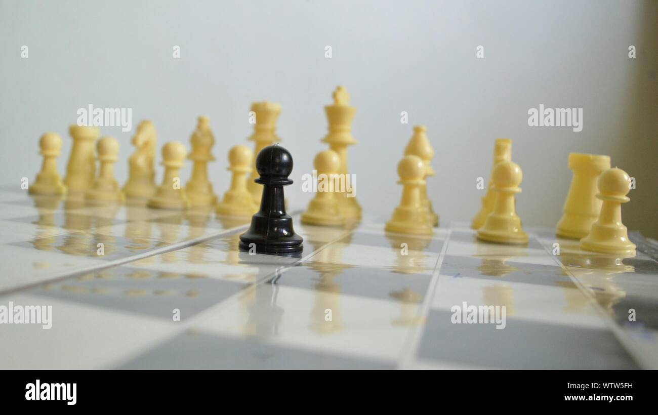Chess pieces and pawn hi-res stock photography and images - Alamy